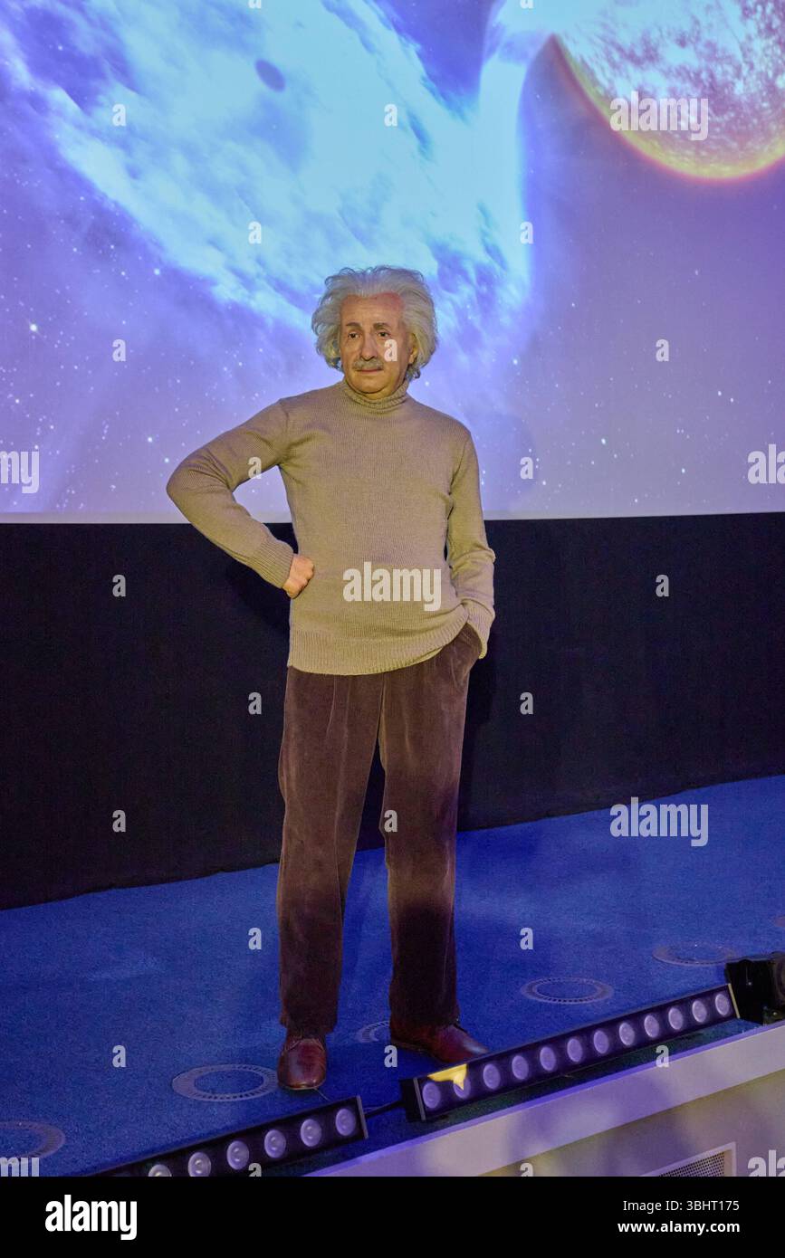 Die Wachsfigur von Albert Einstein - 110. Jubilaeums von Albert ...