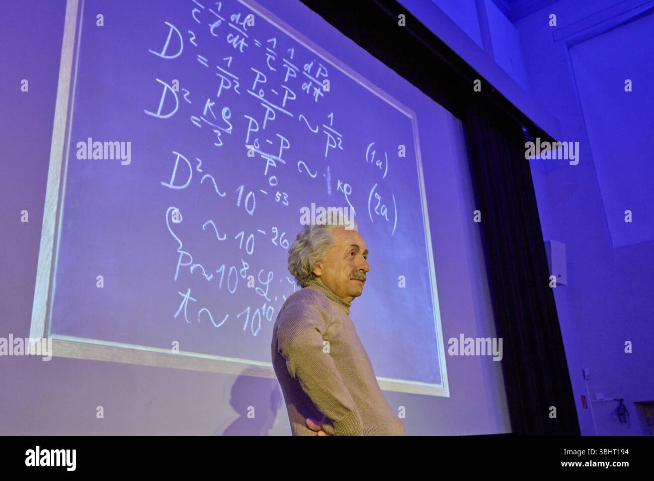Die Wachsfigur von Albert Einstein - 110. Jubilaeums von Albert ...