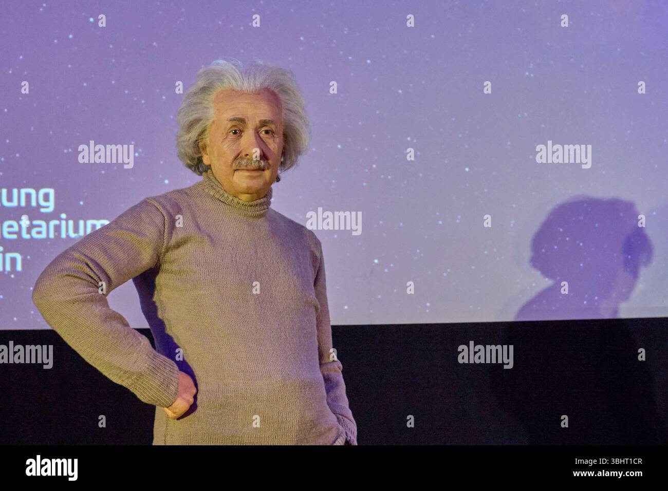 Die Wachsfigur von Albert Einstein - 110. Jubilaeums von Albert ...