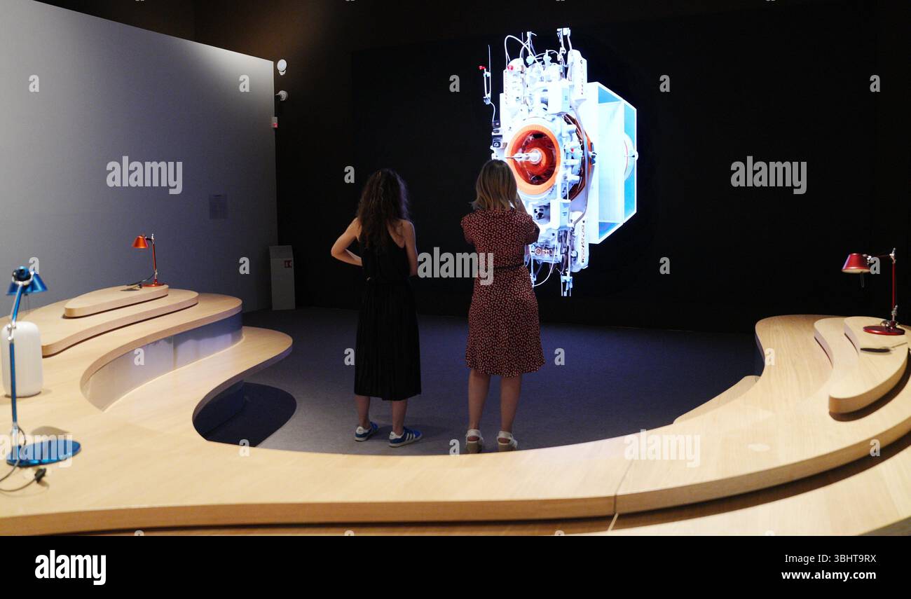 Milan, Preview of the Exhibition Kevin Abosh, Parallax at Palazzo ...