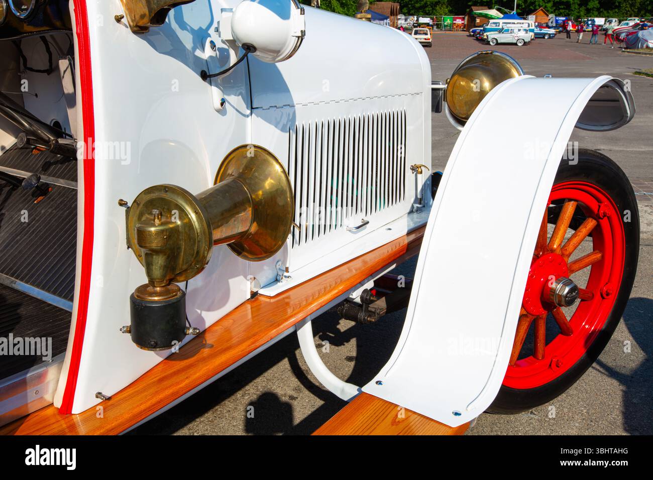 Side View of a Vintage White 1908 Buick Model 10 or Hudson Speedster ...