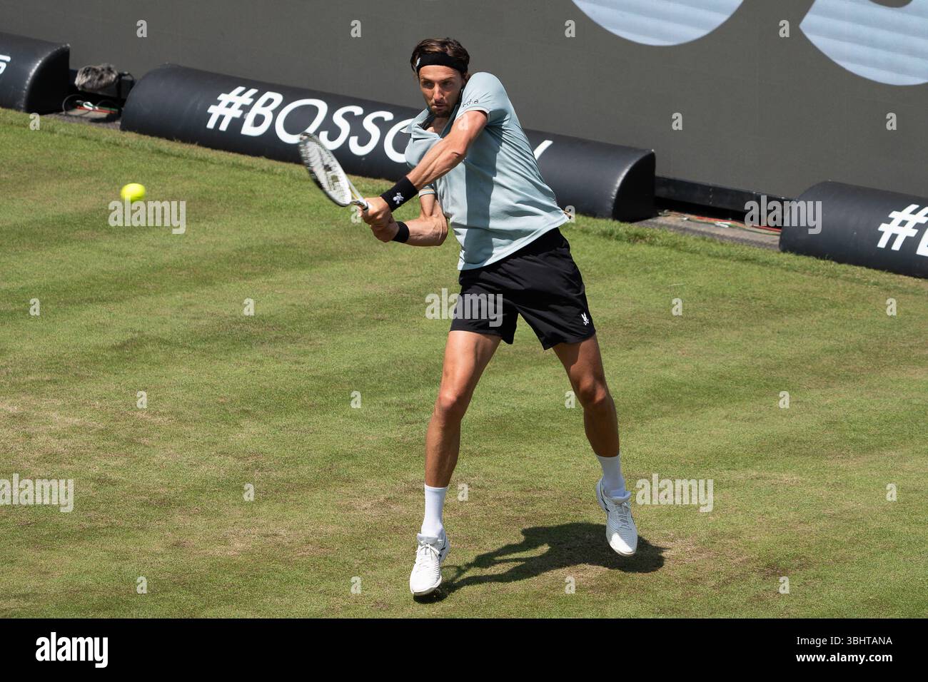 Stuttgart, Deutschland. 11th June, 2025. Arthur Rinderknech in Aktion ...