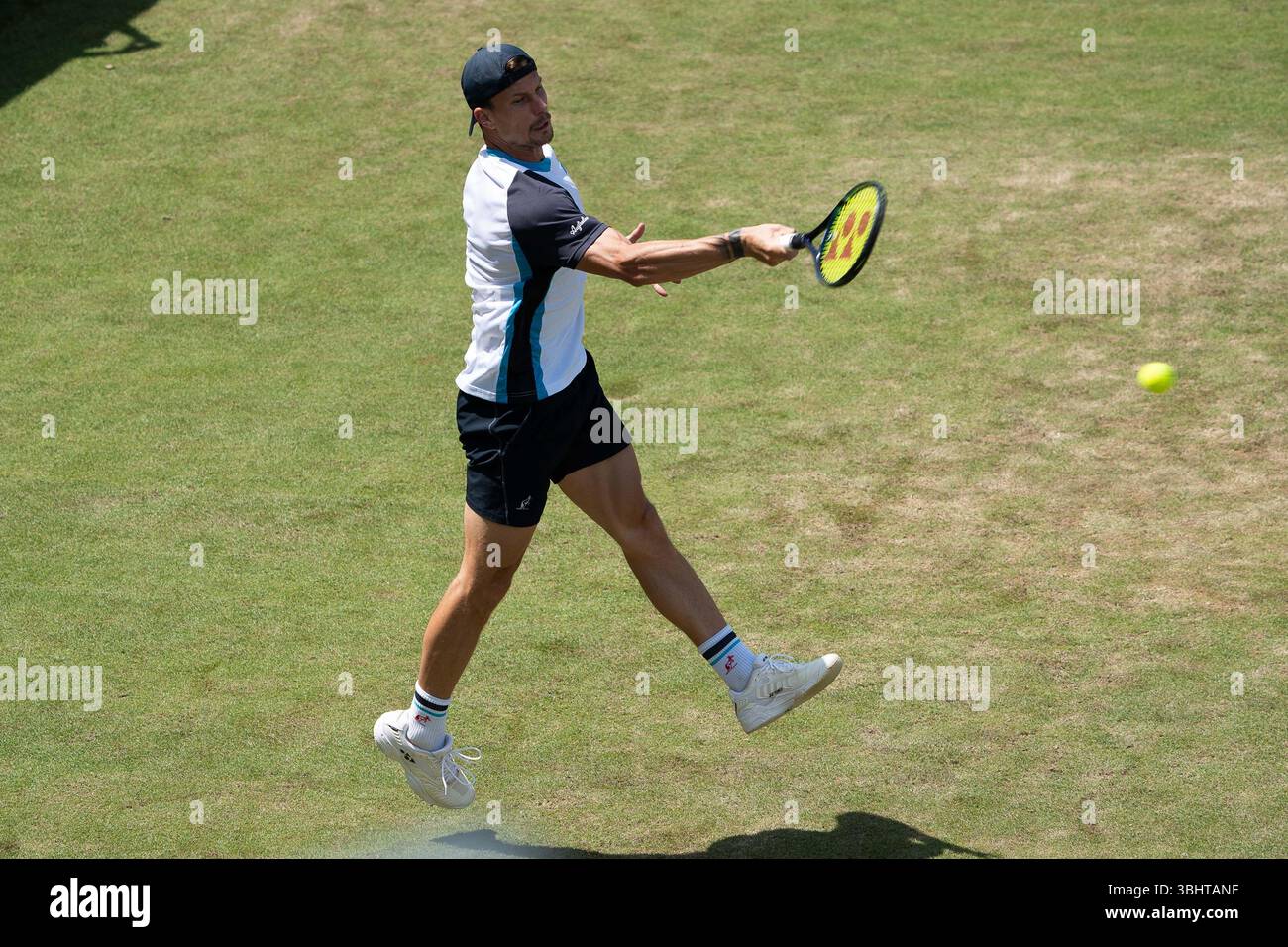 Marton Fucsovics in Aktion, Arthur Rinderknech vs. Marton Fucsovics ...