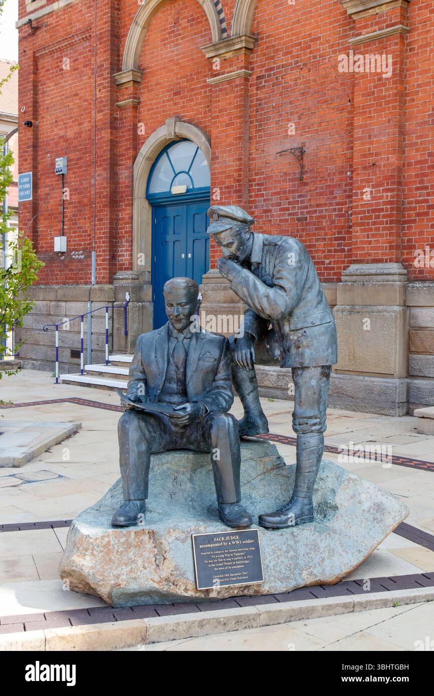 The Jack Judge statue in Stalybridge Stock Photo - Alamy