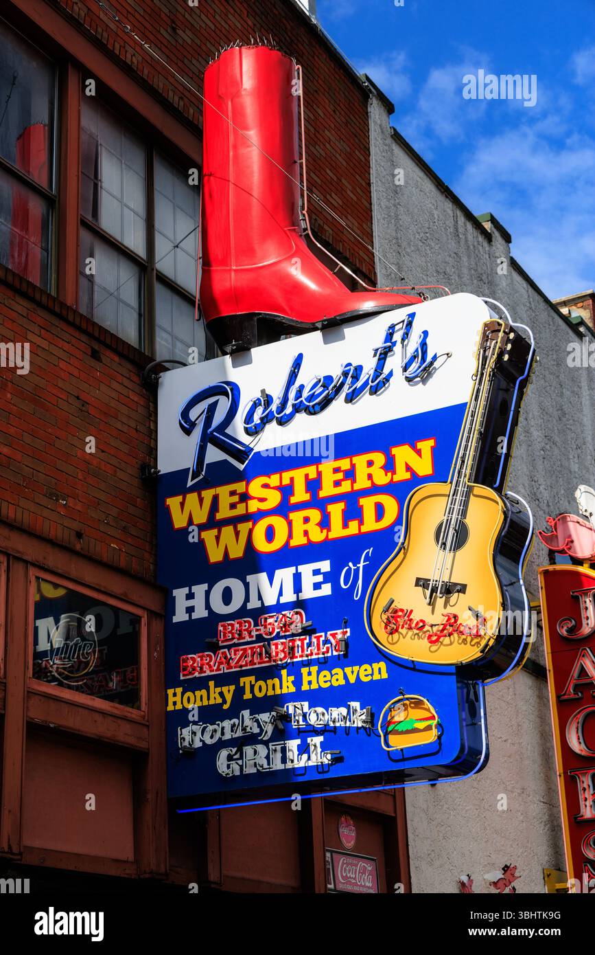 Robert's Western World bar and live country music venue on Broadway ...