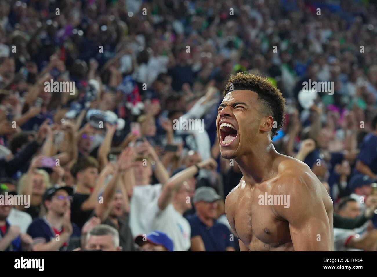 PSG's Desire Doue.celebrates after scoring 0-3 during the Uefa ...