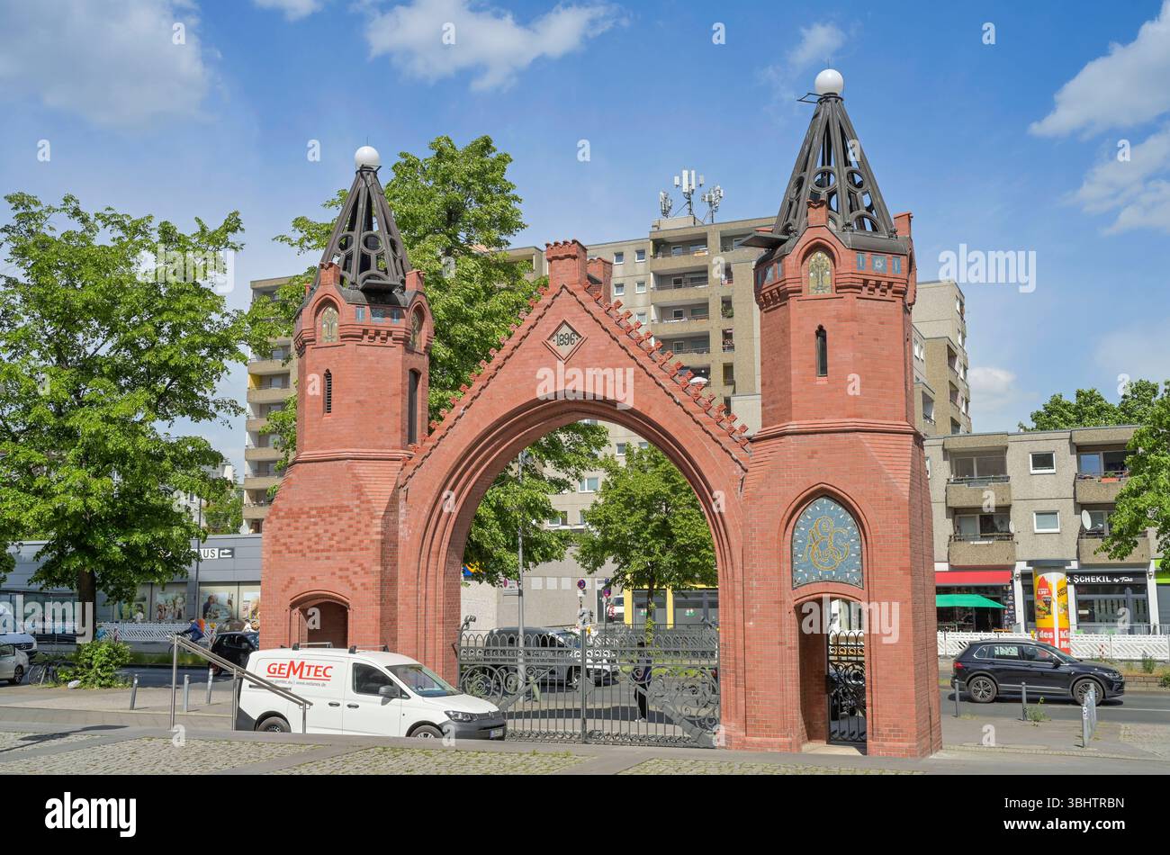 Beamtentor der AEG, Brunnenstraße, Gesundbrunnen, Bezirk Mitte, Berlin, Deutschland *** Official ...