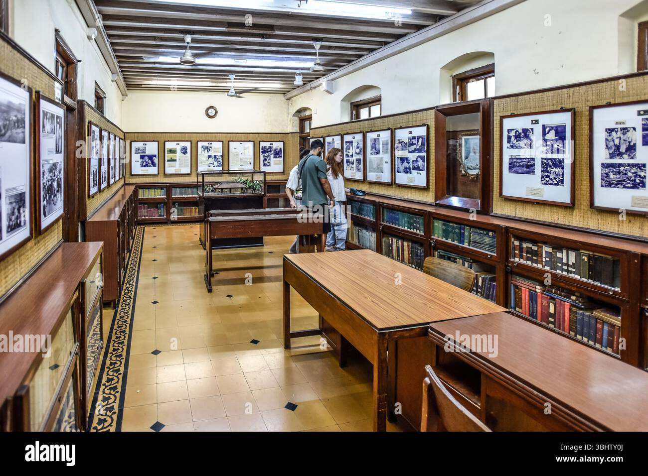 India. Mumbai. Gandhi's residence in Bombay 1917- 1934. Images from ...