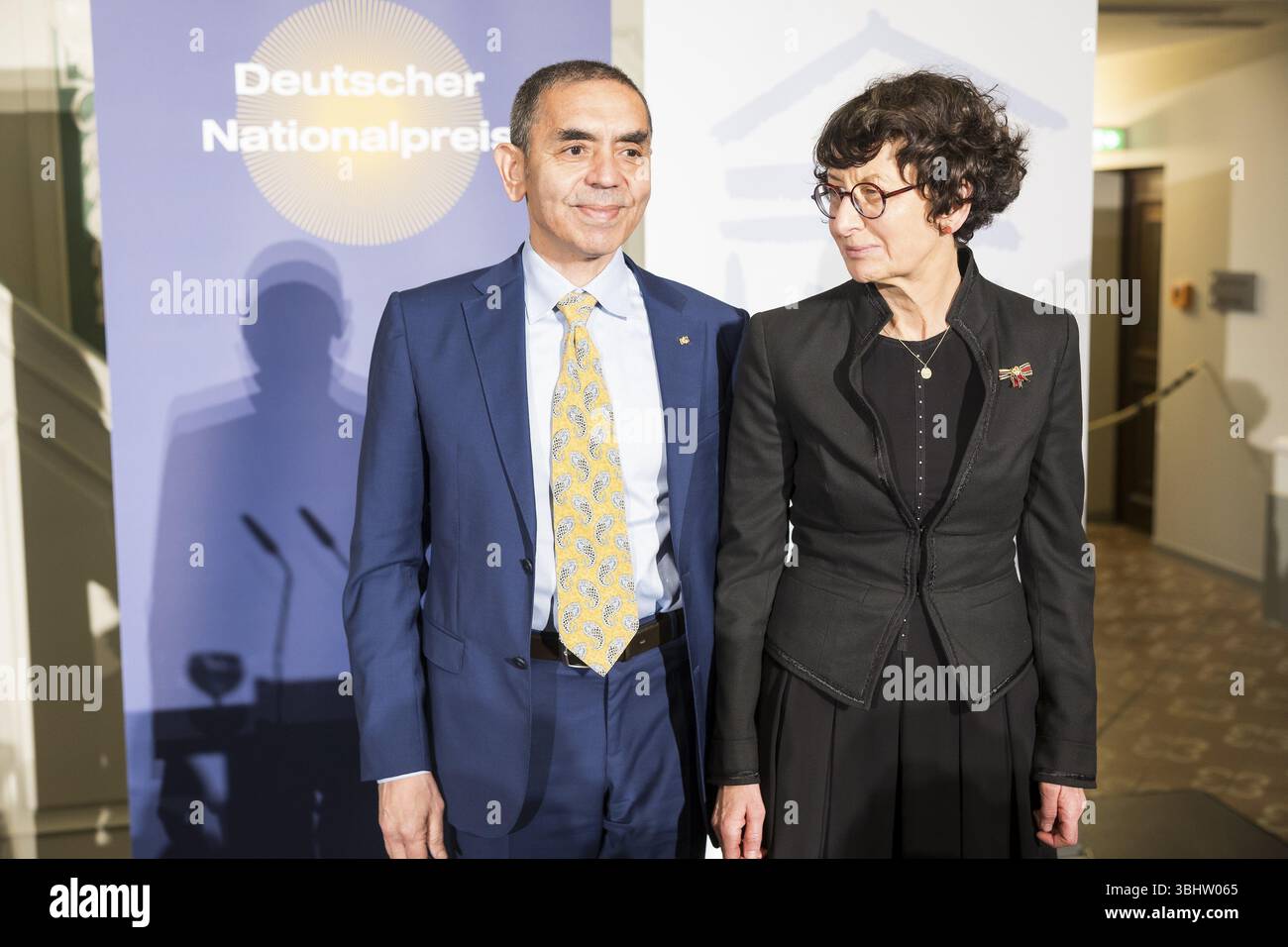 UGur sahin and Oezlem Tuereci (founder of Biontech SE) at the award ...