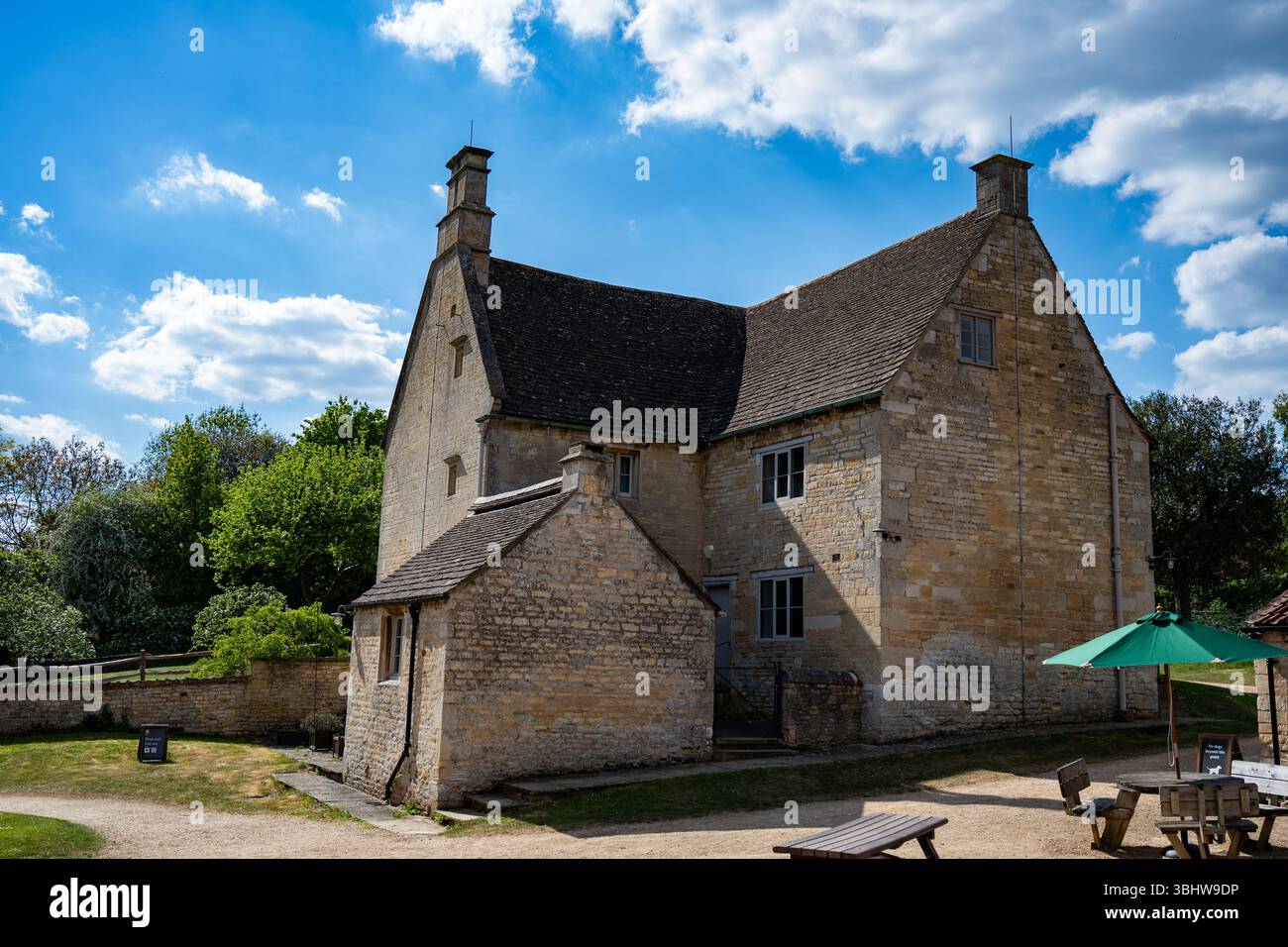 Outside Woolsthorpe Manor Stock Photo - Alamy