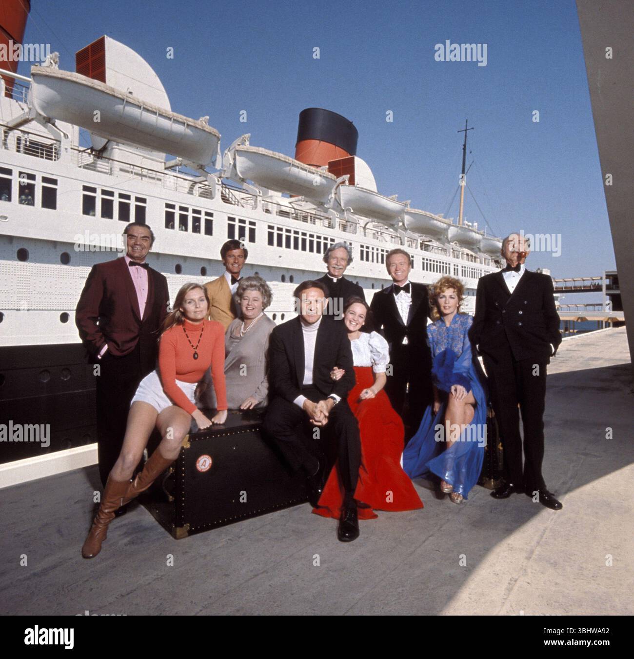 Publicity photo of "The Poseidon Adventure" Carol Lynley, Ernest Borgnine, Roddy McDowall ...