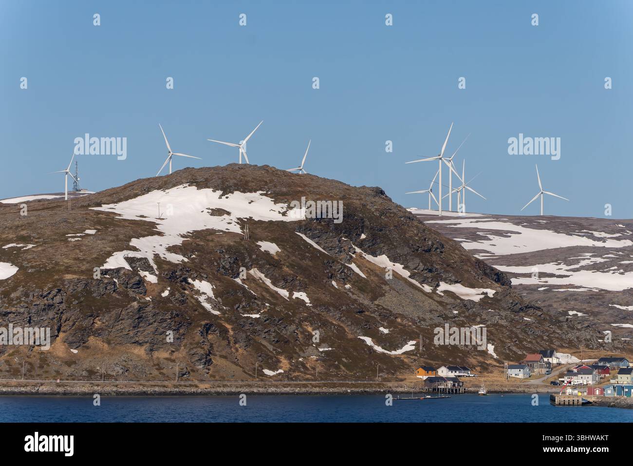 Wind on mountain hi-res stock photography and images - Alamy