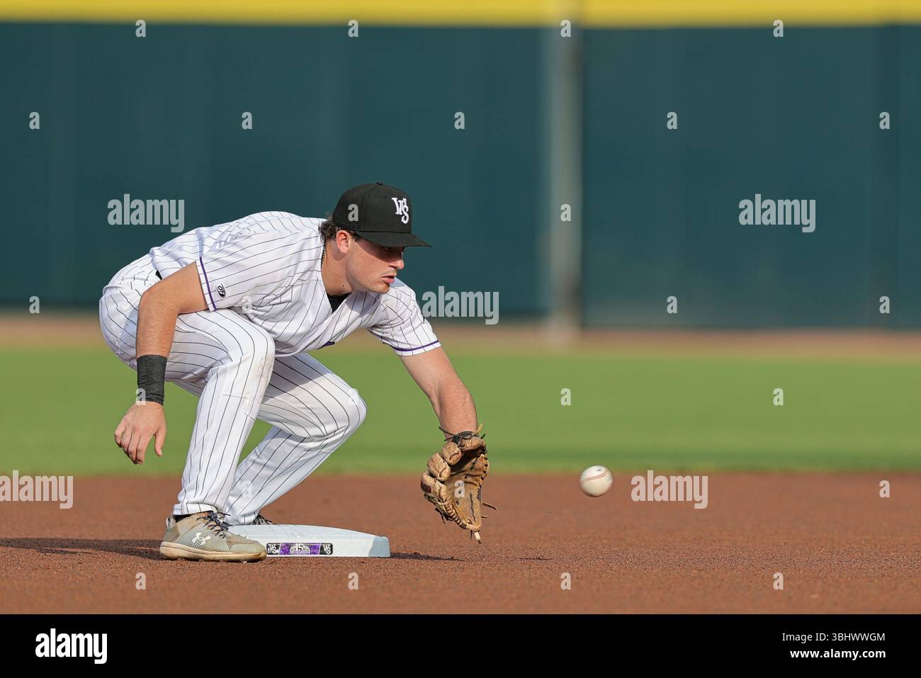 Winston-Salem, NC: Winston-Salem Dash second base Sam Antonacci (1 ...
