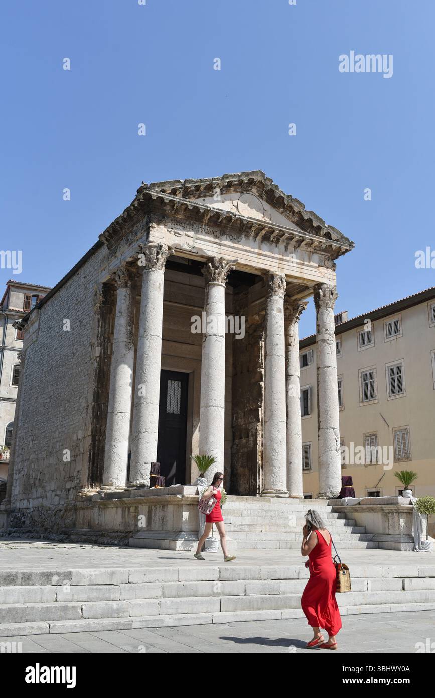Augustus imperial temple hi-res stock photography and images - Alamy