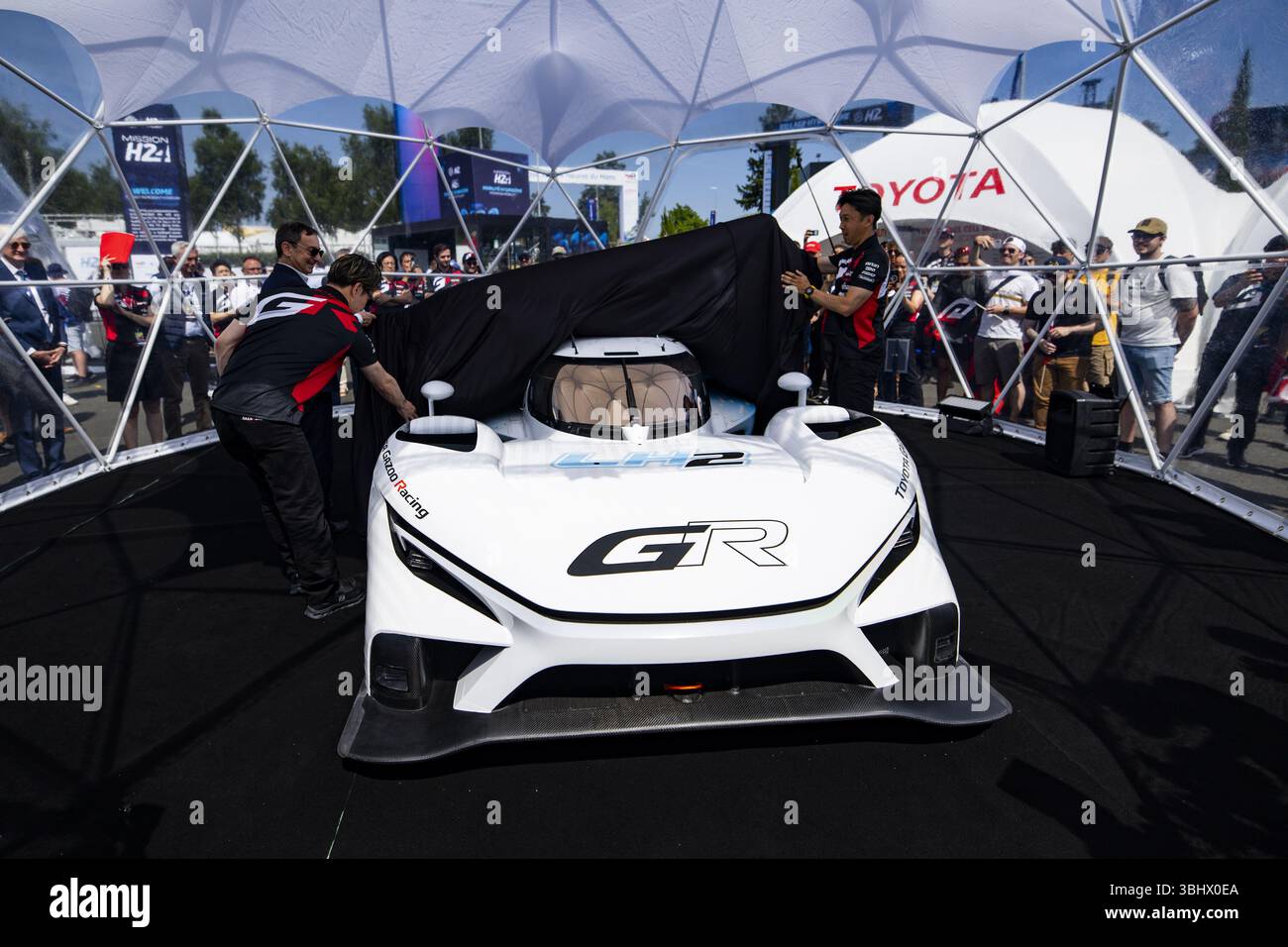 FILLON Pierre (fra), President of ACO, KOBAYASHI Kamui (jpn), Toyota ...