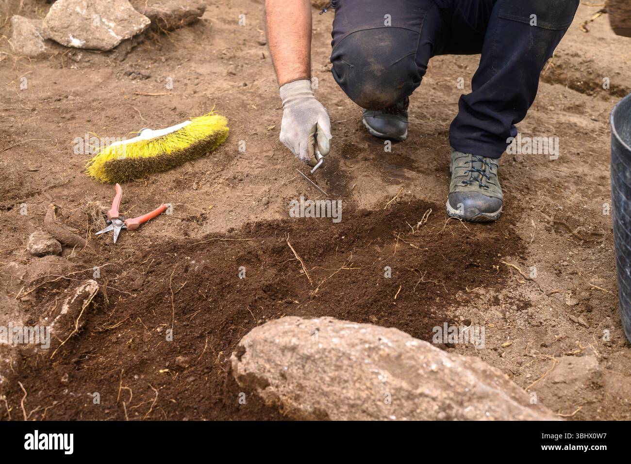 Archeology tools hi-res stock photography and images - Alamy