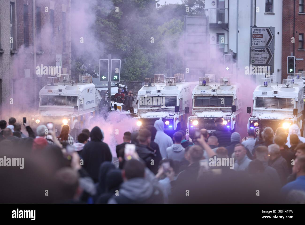 Ballymena, Northern Ireland 11th Jun 2025. Riot police on the streets ...