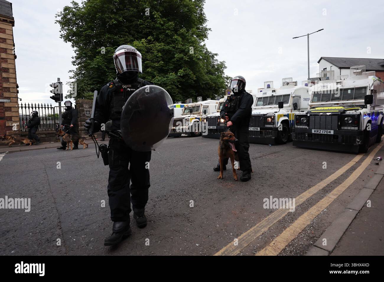 Ballymena, Northern Ireland 11th Jun 2025. Riot police on the streets ...