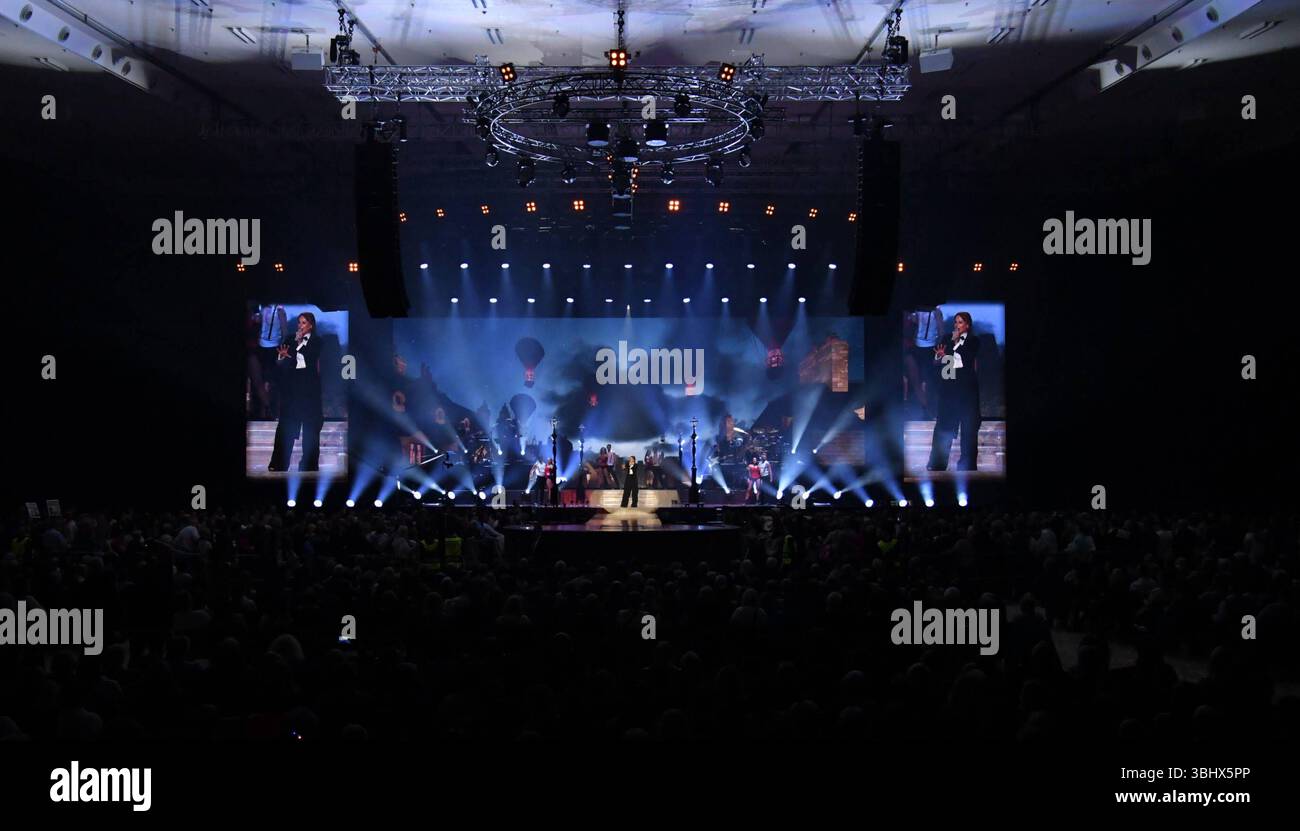 Andrea Berg, Schlagersängerin, Live-Konzert, Musikikone, Bühnenauftritt ...