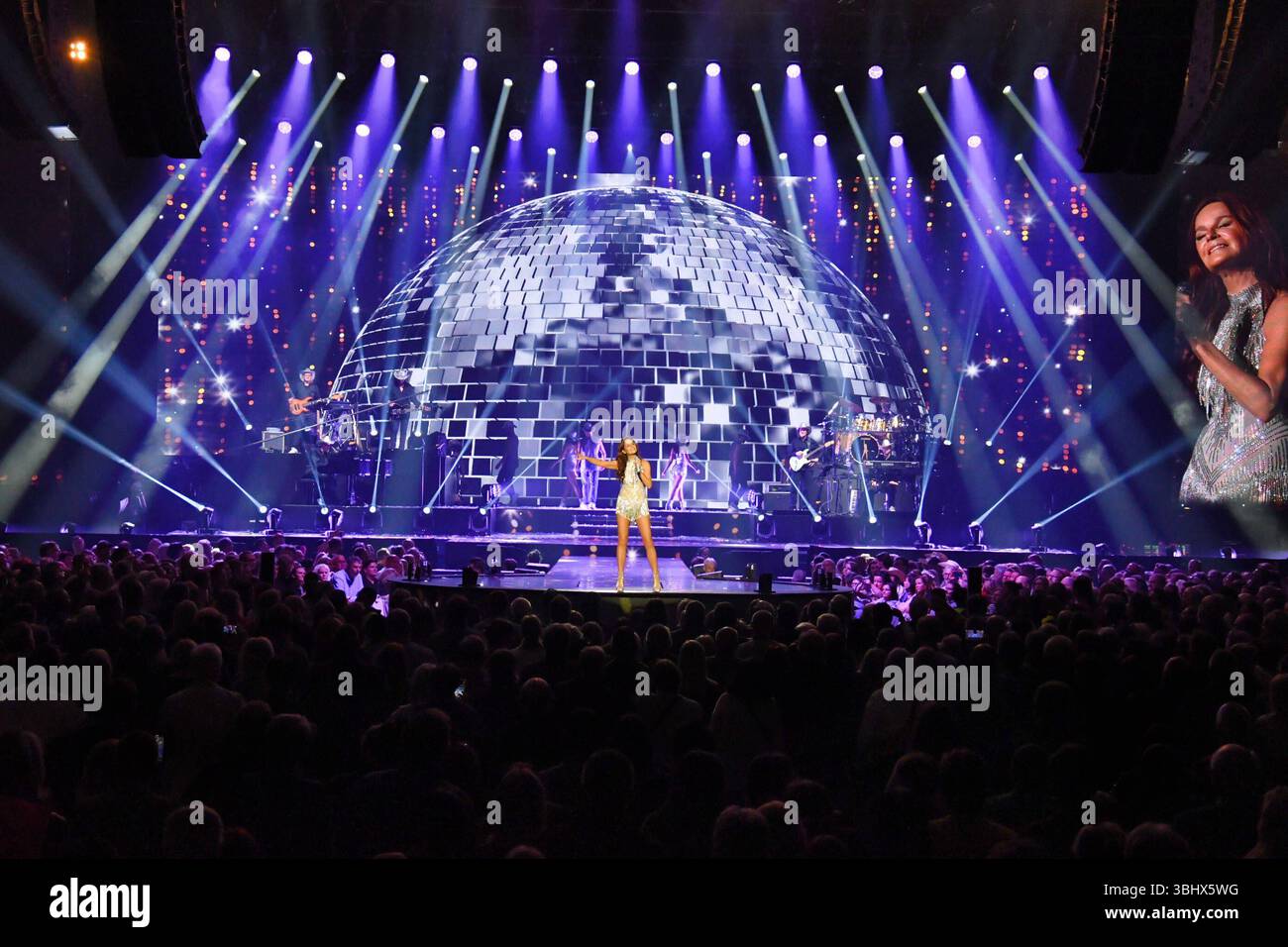 Andrea Berg, Schlagersängerin, Live-Konzert, Musikikone, Bühnenauftritt ...