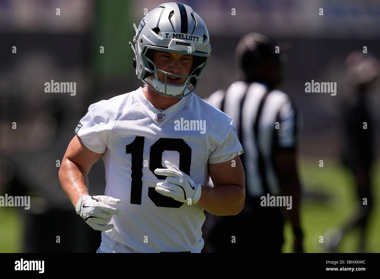 Las Vegas Raiders wide receiver Tommy Mellott participates during an ...