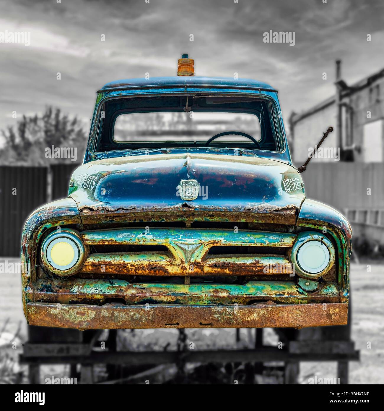 Old Ford F-100 - front views Stock Photo - Alamy