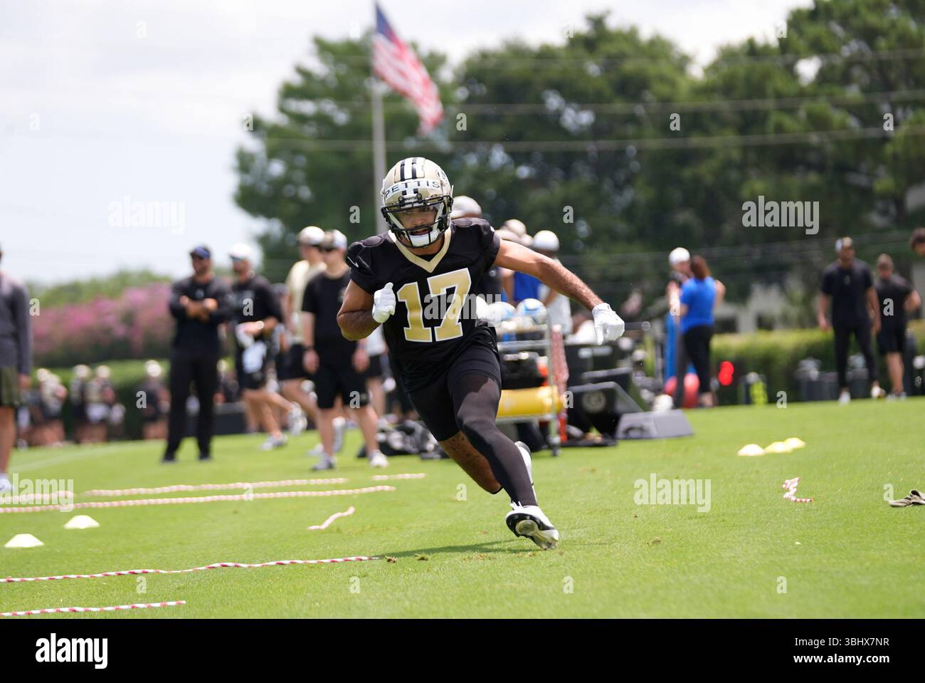 New Orleans Saints wide receiver Dante Pettis (17) goes through drills ...