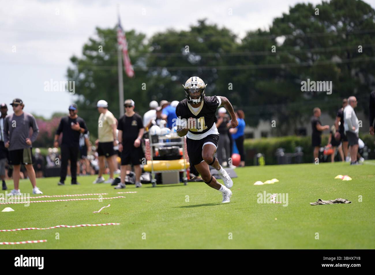 New Orleans Saints wide receiver Cedrick Wilson Jr. (11) goes through ...