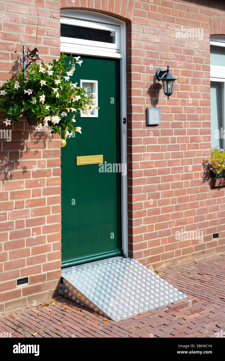 Wheelchair ramp house hi-res stock photography and images - Alamy