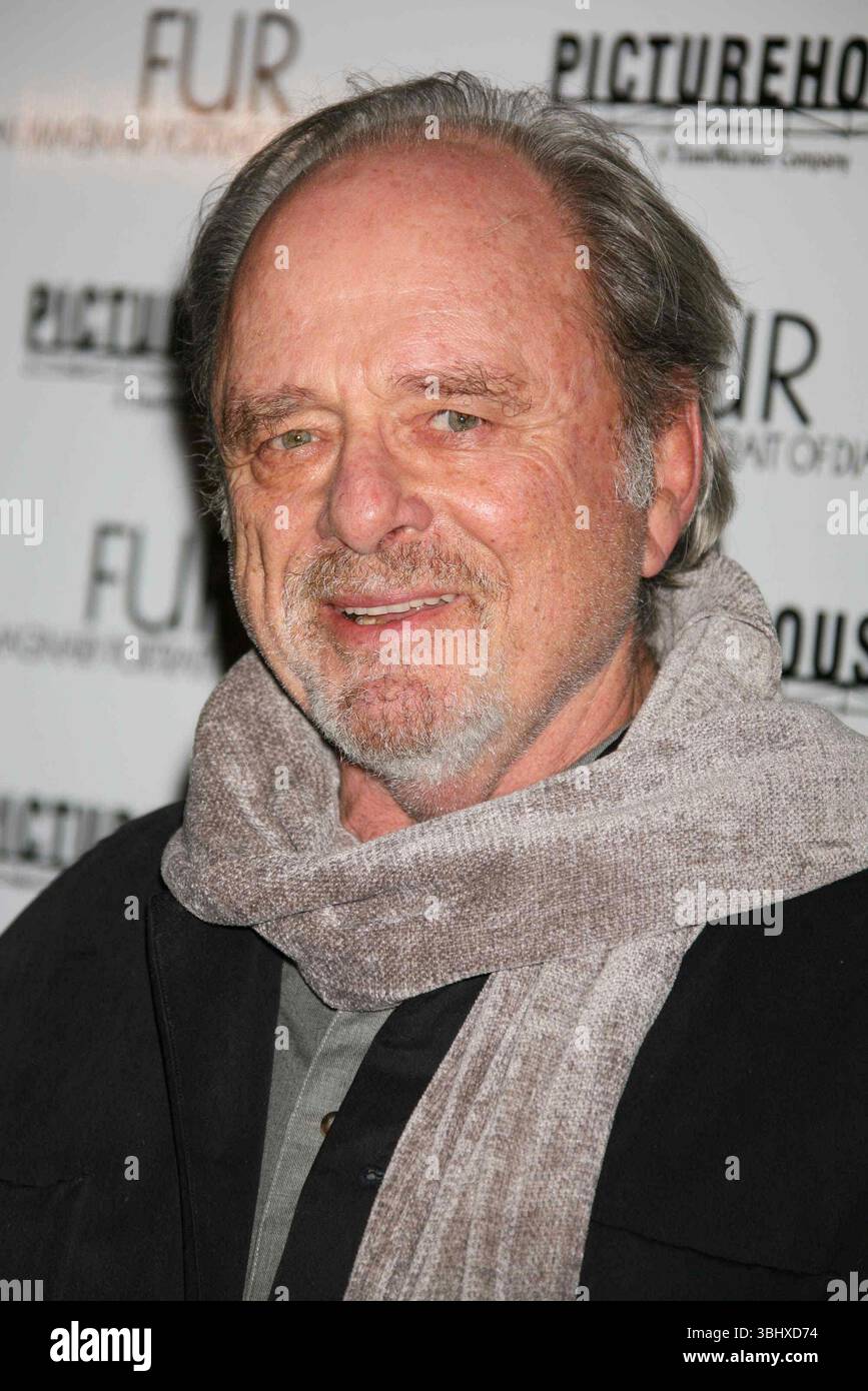 **FILE PHOTO** Harris Yulin Has Passed Away. Harris Yulin attends the ...