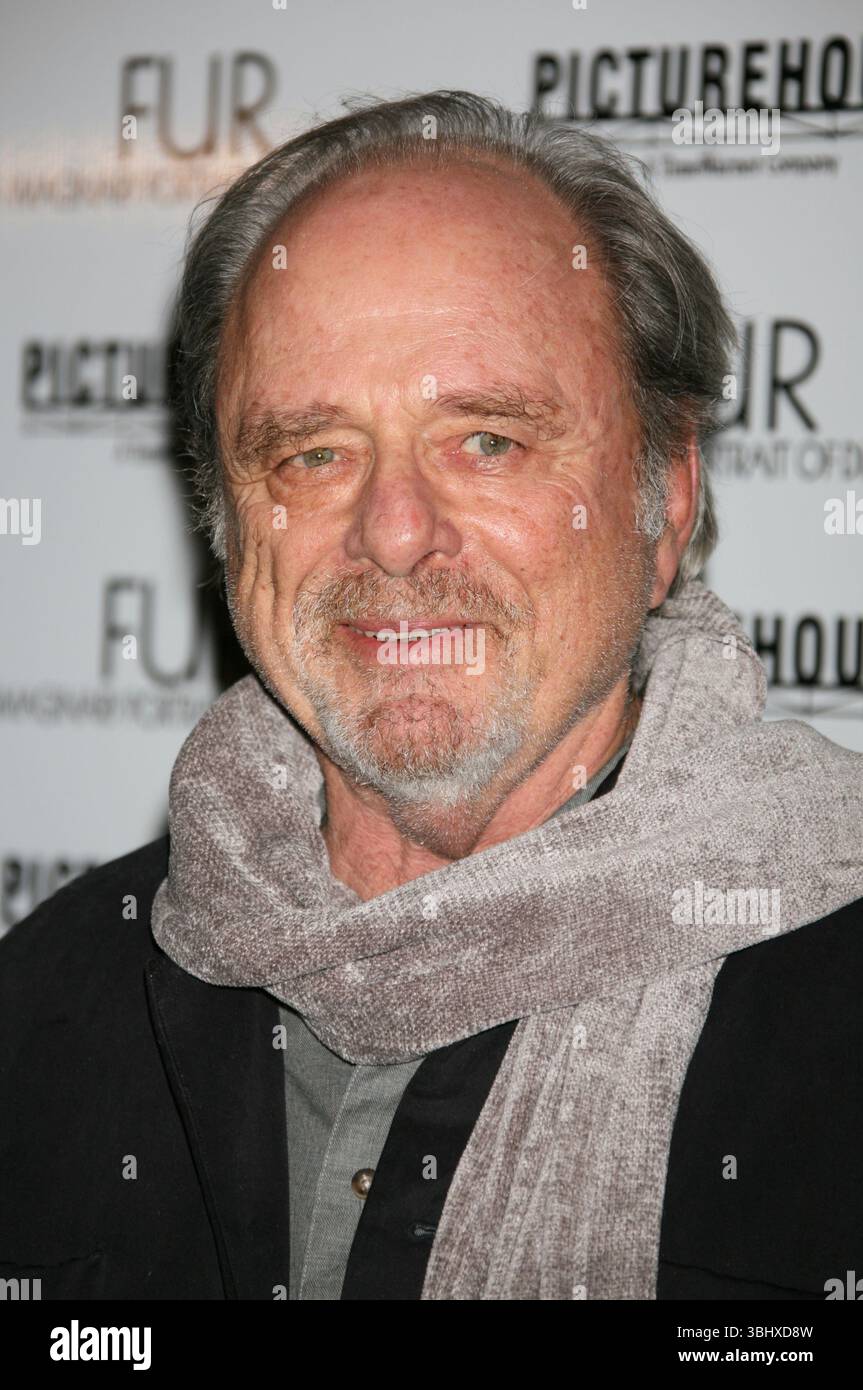 **FILE PHOTO** Harris Yulin Has Passed Away. Harris Yulin attends the ...
