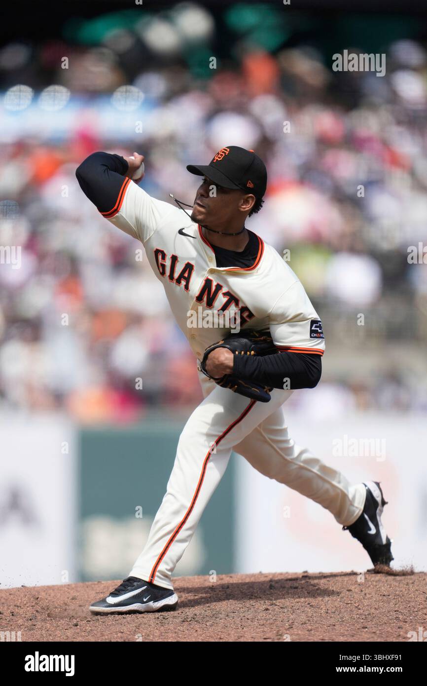 San Francisco Giants pitcher Randy Rodríguez during a baseball game ...