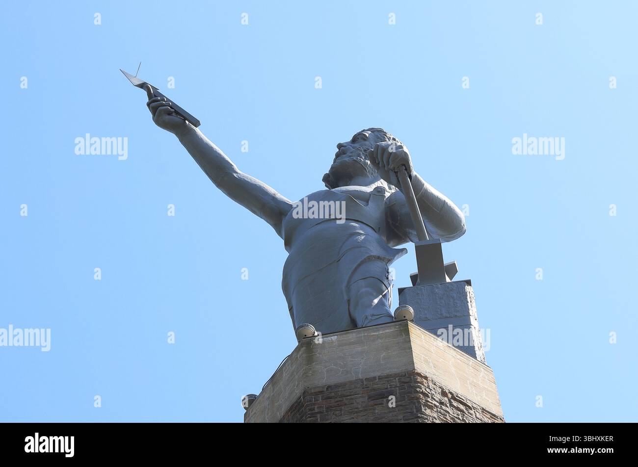 Symbol of Birmingham, the Vulcan, giant, 56 ft high cast iron statue of ...