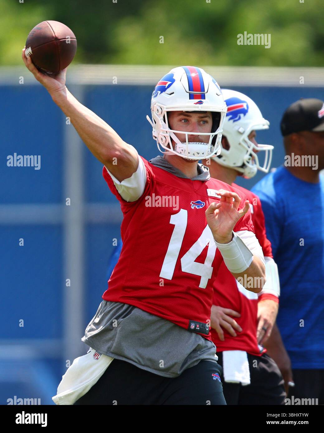 Buffalo Bills quarterback Mike White (14) throws a pass during NFL ...