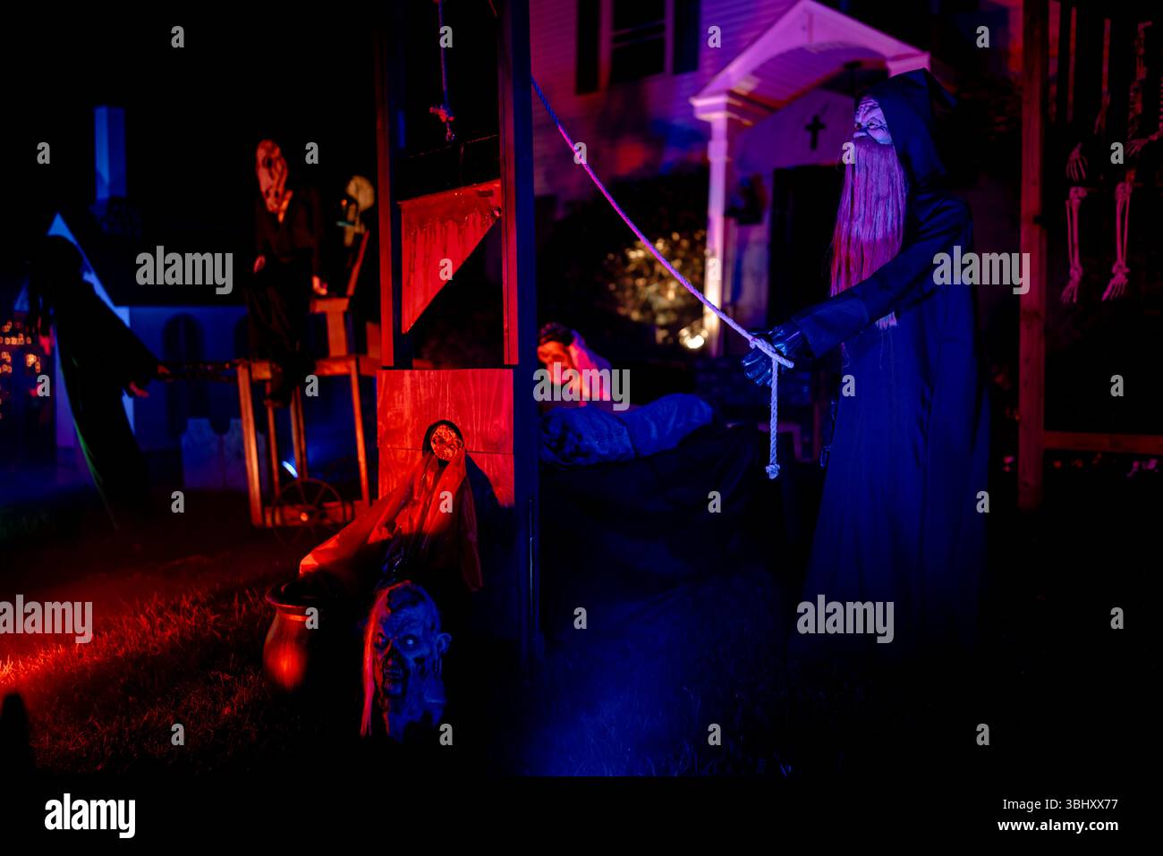 Spooky Halloween Yard Display with Skeletons, Pumpkins, and Haunted ...