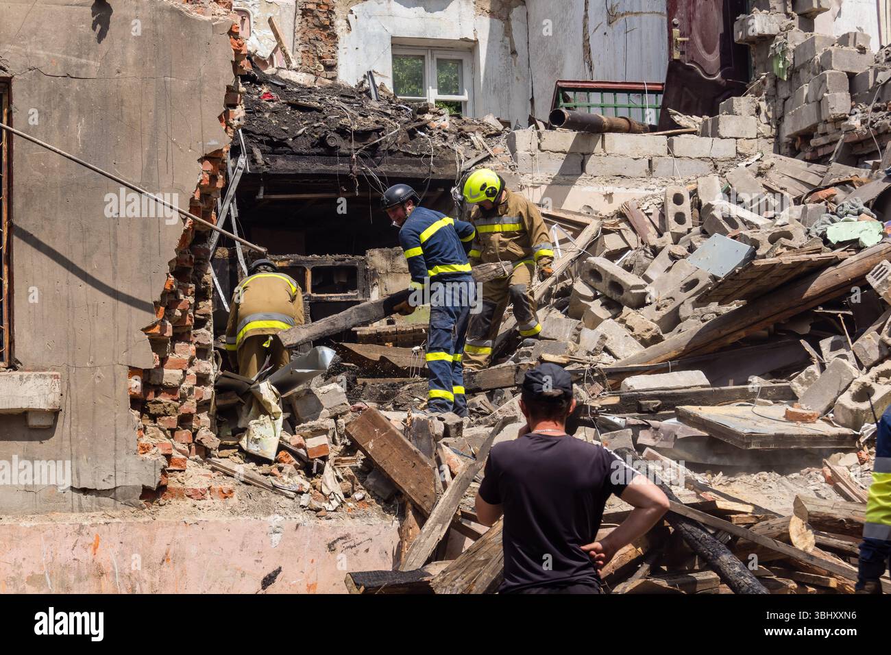 Kharkiv, Ukraine, June 11, 2025 Firefighters are responding to a ...