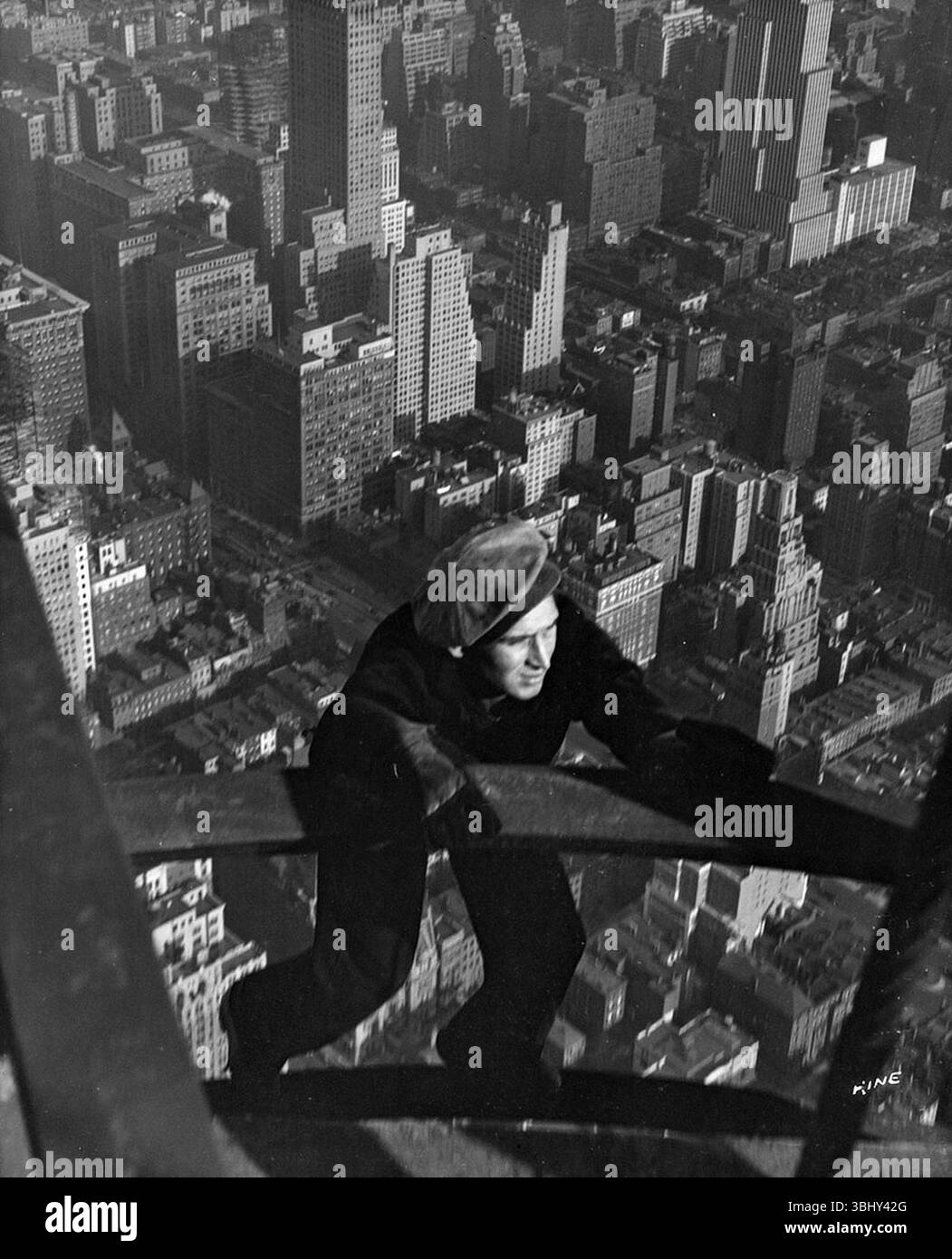 Young structural workers high up on the Empire State Building ...