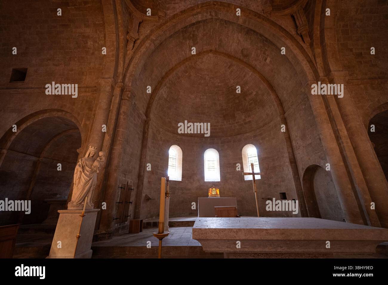 Abbey de Senanque, 10th century Abbey founded in 1148, inhabited by 12 ...