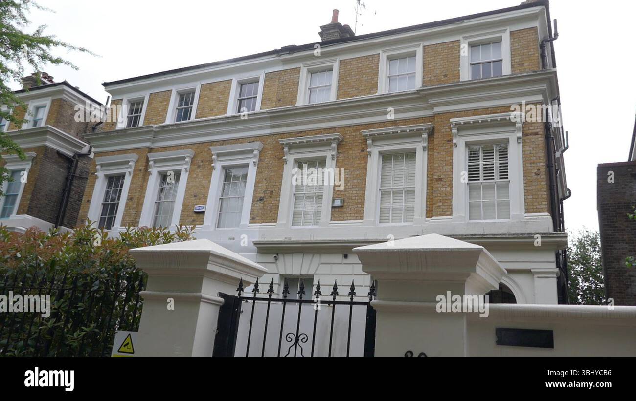 Camden Town, London, England 27th May 2025Singer Amy Winehouse Former ...