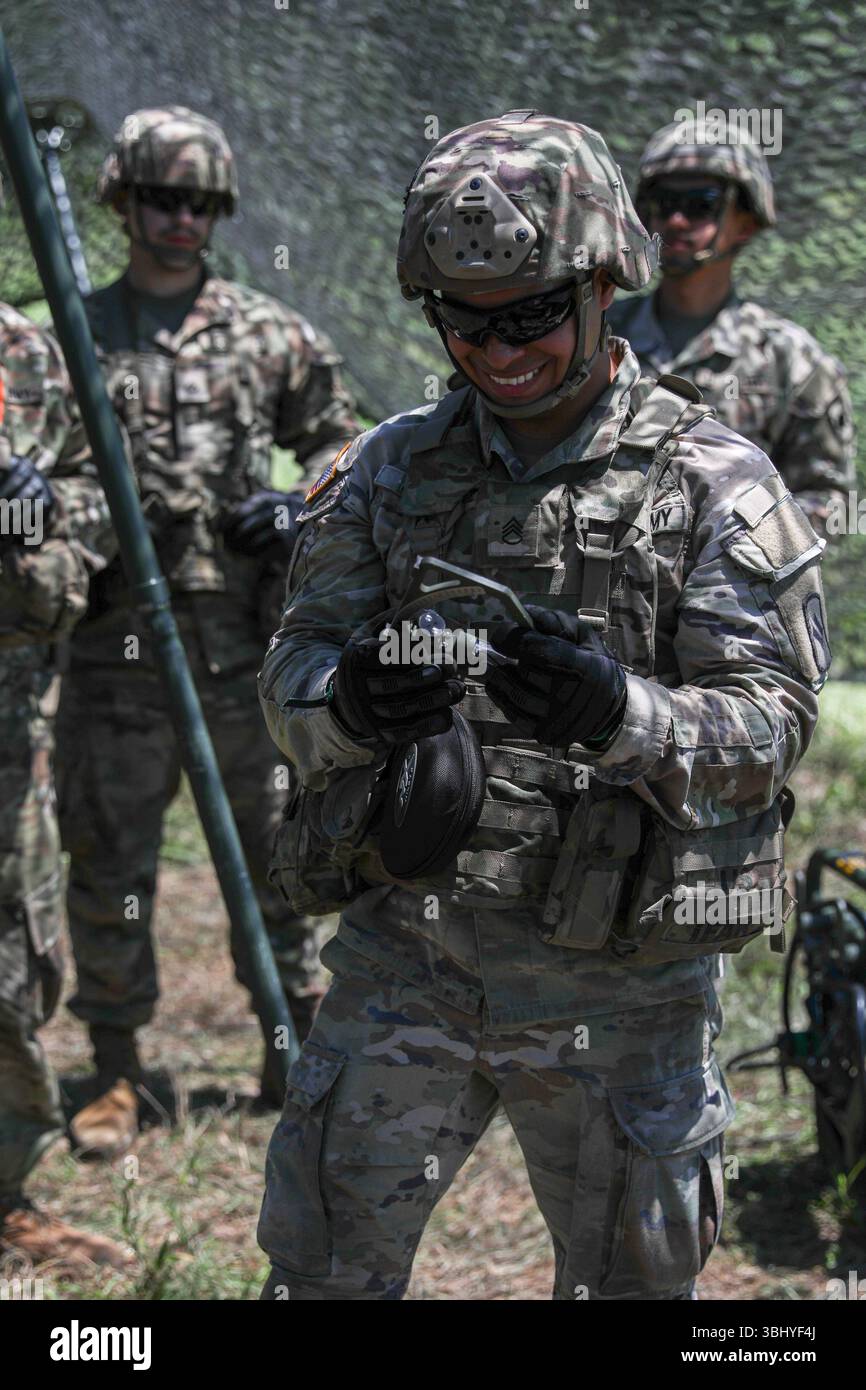 Arkansas National Guard Soldiers in Alpha Battery, 1st Battalion, 206th ...