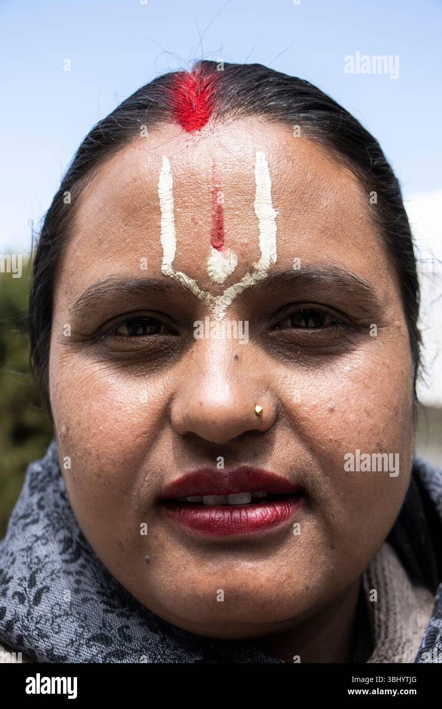 Vermillion tilaka hi-res stock photography and images - Alamy