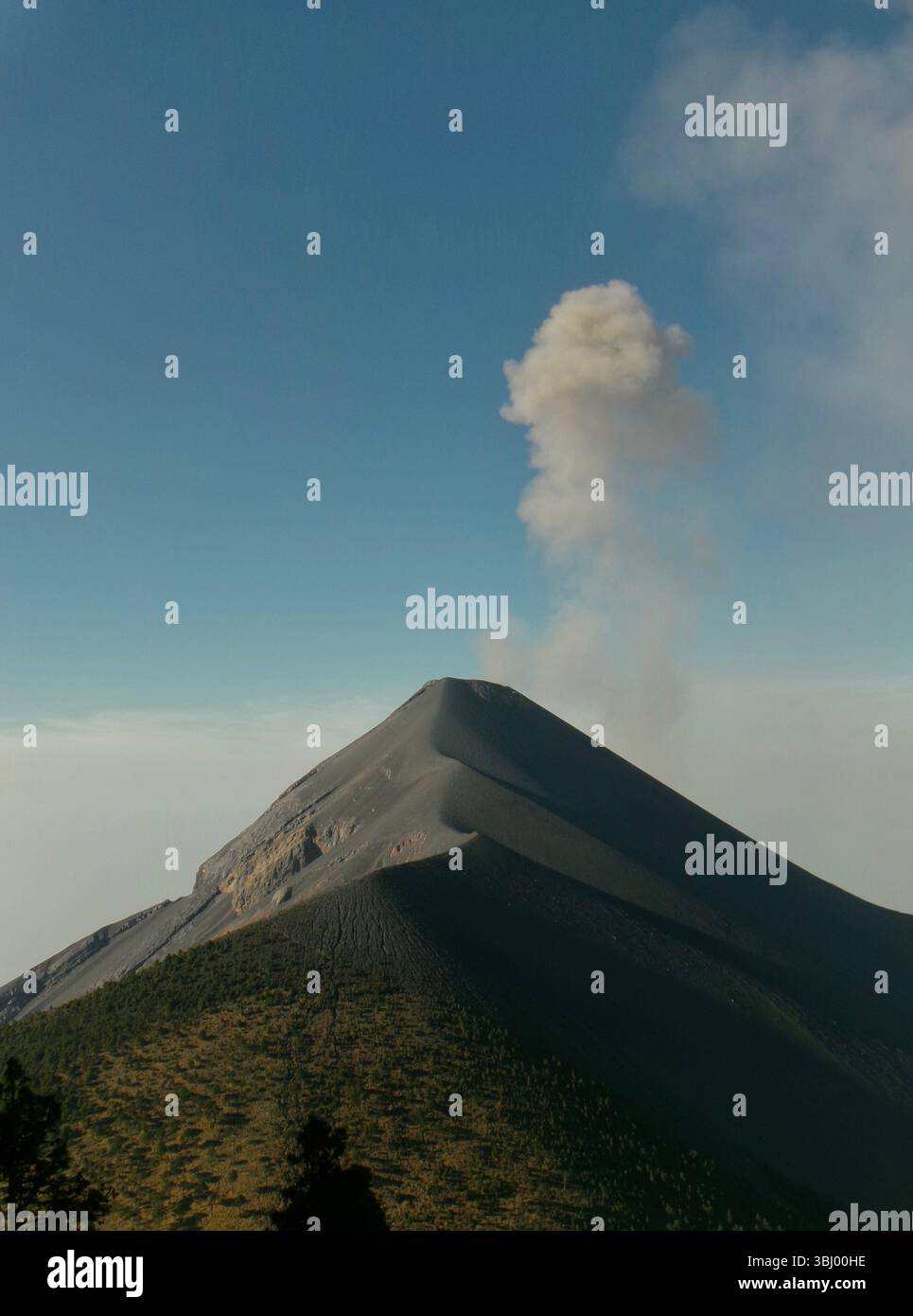 Eye level view of a volcano hi-res stock photography and images - Alamy