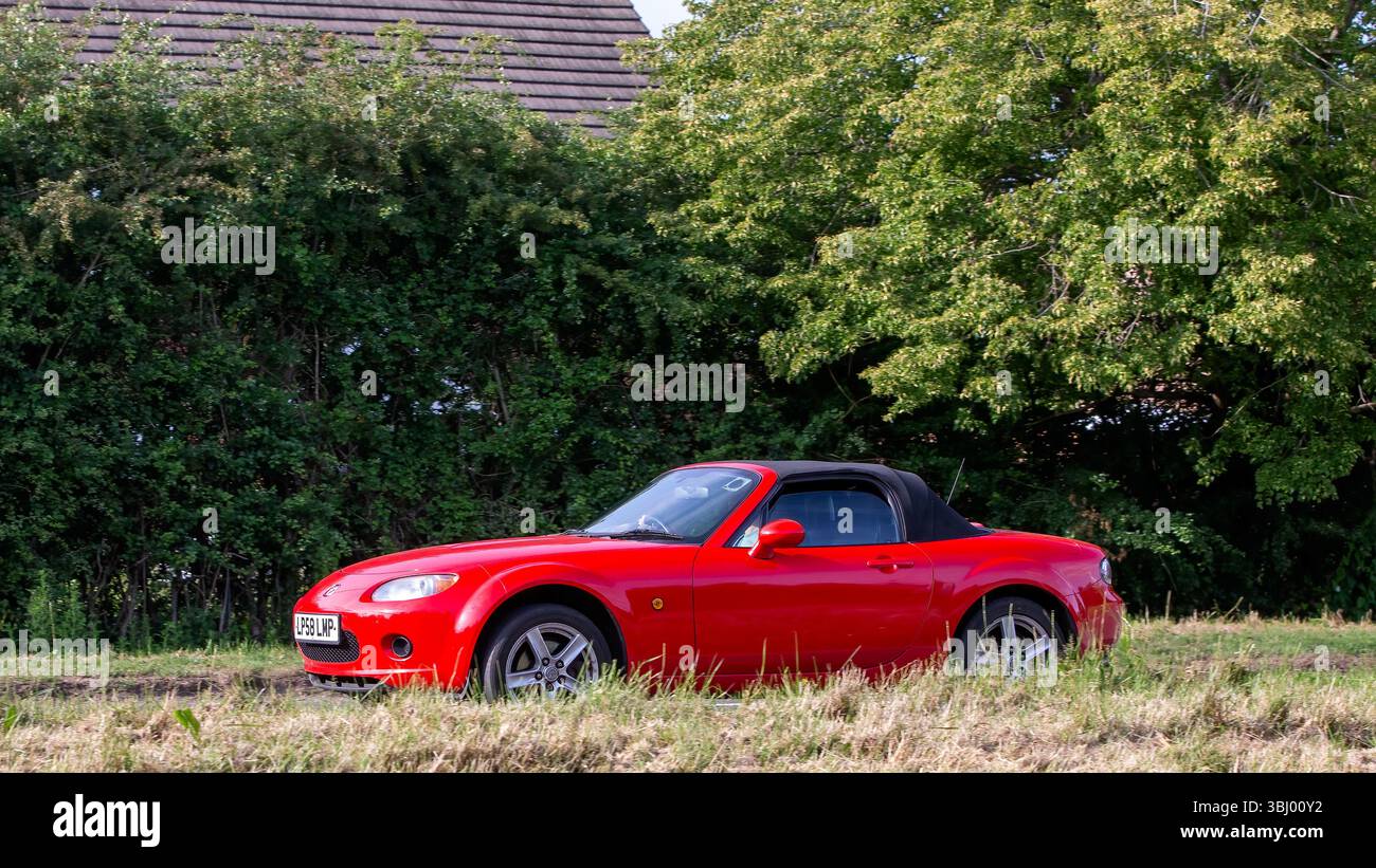 2025 mazda mx 5 red hi-res stock photography and images - Alamy