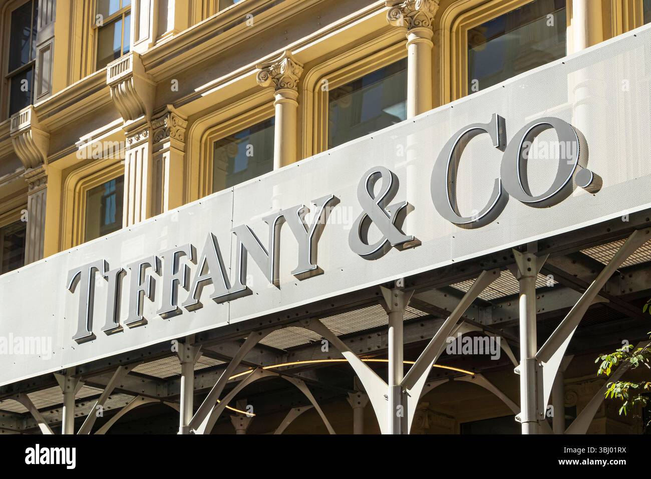 Tiffany nyc hi-res stock photography and images - Alamy