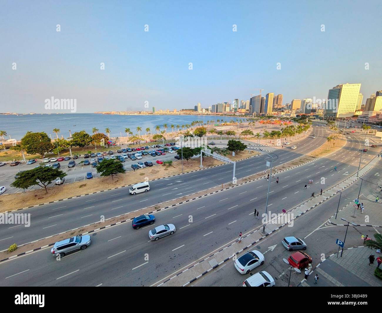 Skyline luanda downtown cars hi-res stock photography and images - Alamy