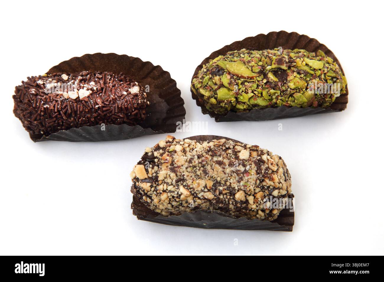 Chateau De Mediterranean Medjool Dates with Dark Chocolates and Nuts ...