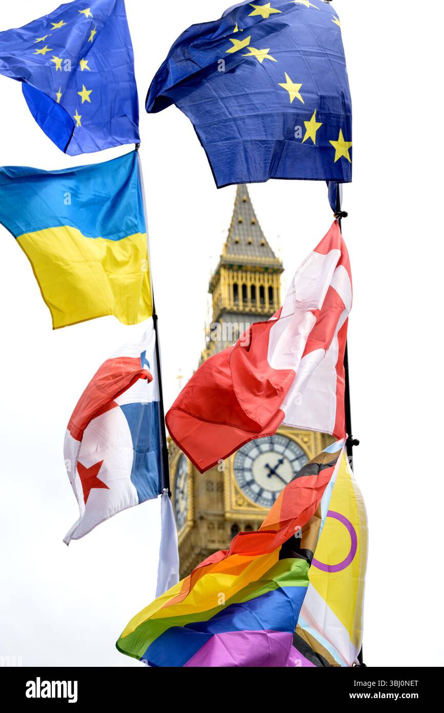 Uk great britain and panama flags hi-res stock photography and images ...