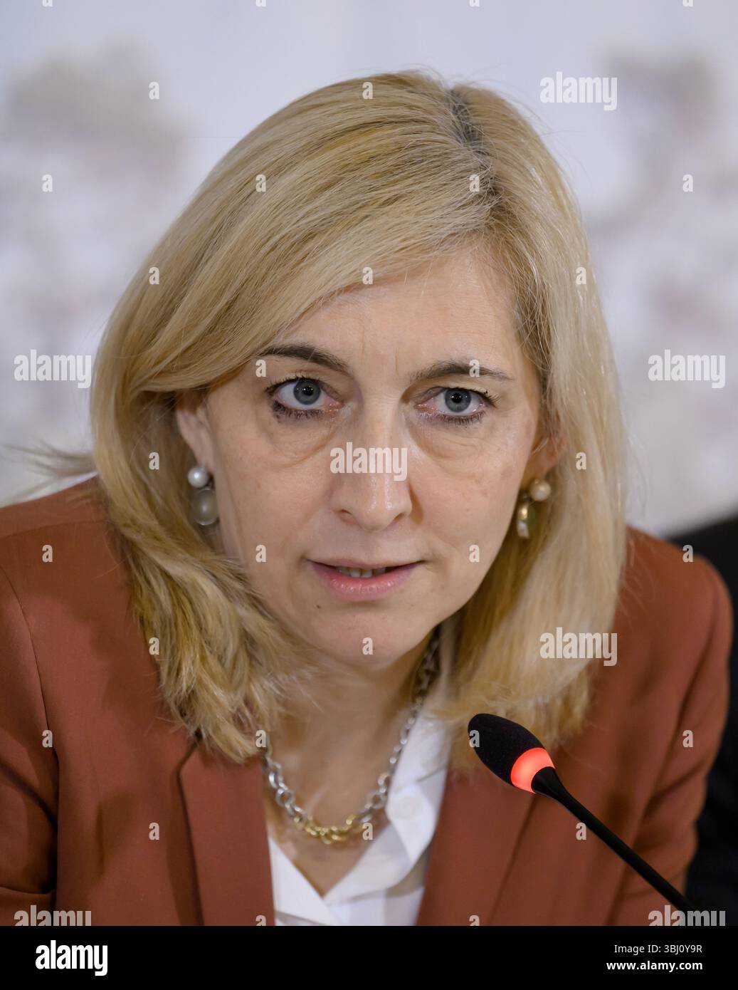 12 June 2025, Thuringia, Weimar: Nina Warken (CDU), Federal Minister of ...