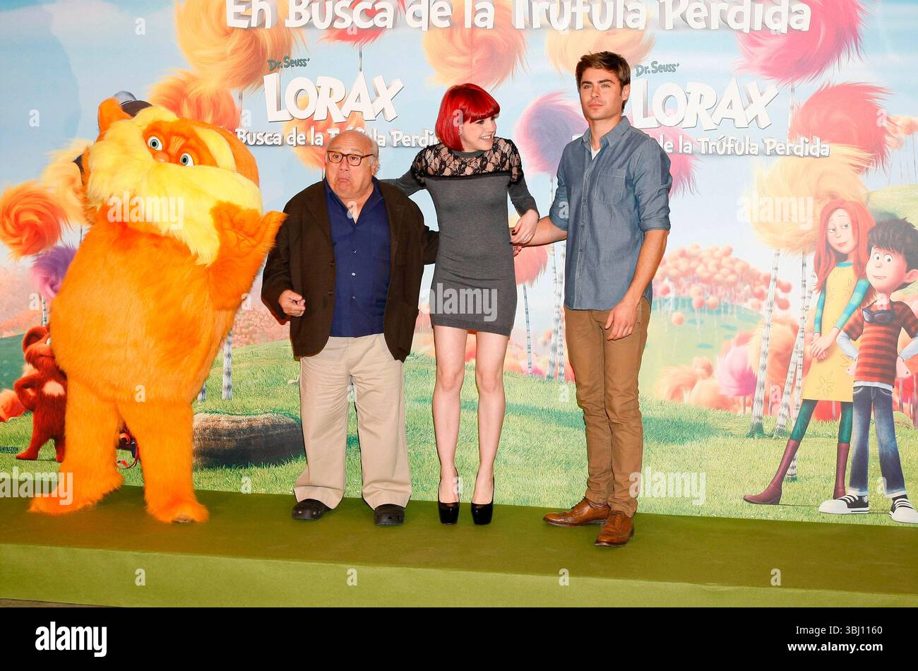 Danny DeVito, Angy Fernandez (a popular Spanish singer who sings the ...