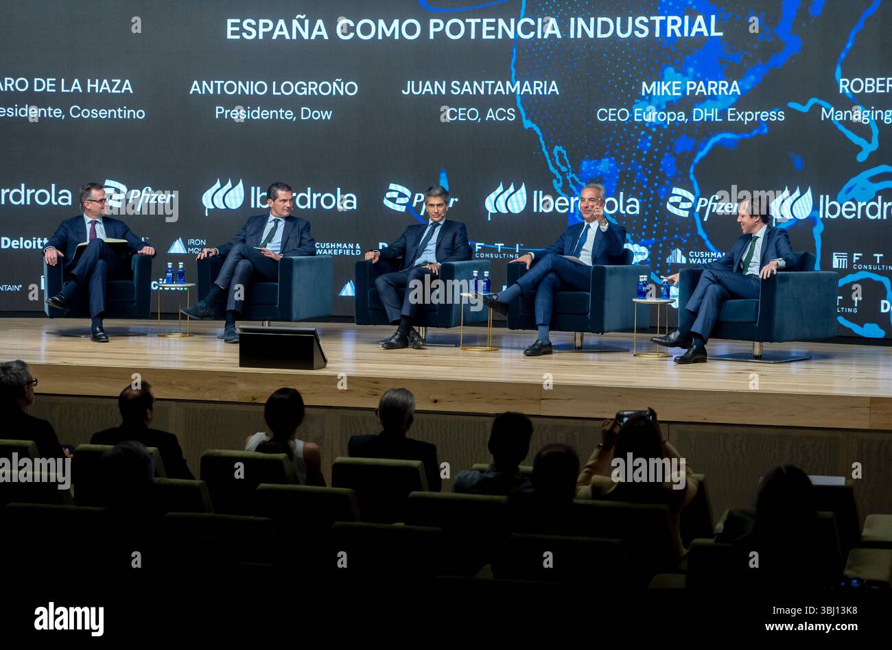 (L-R) Cosentino vice-president Alvaro de la Haza, Dow president Antonio ...